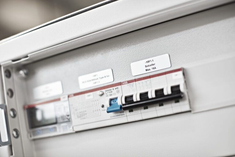 Eltavler i dansk kvalitet til hurtig levering